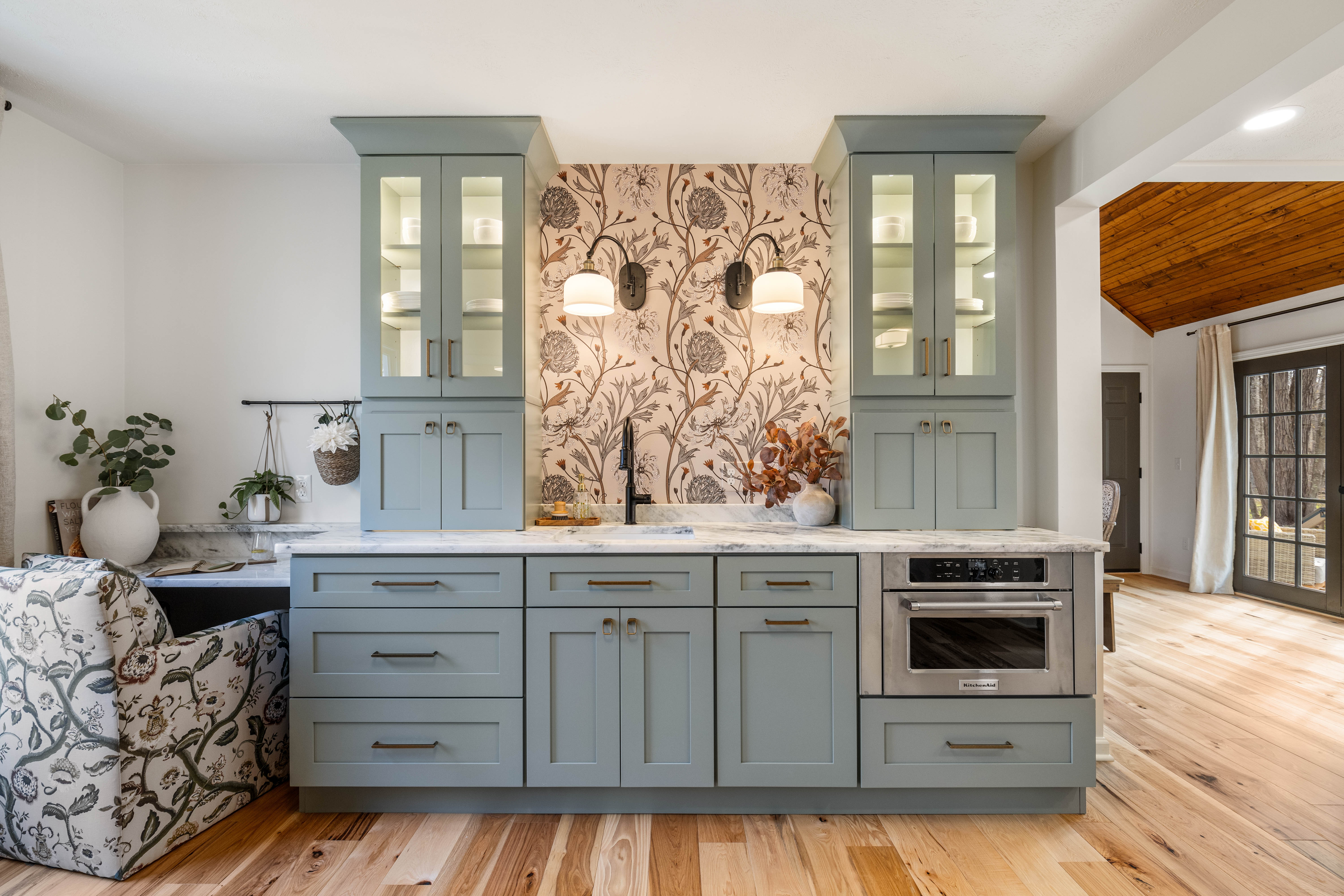 How to Repaint Your Lanae Cabinetry: Our Recommended Method