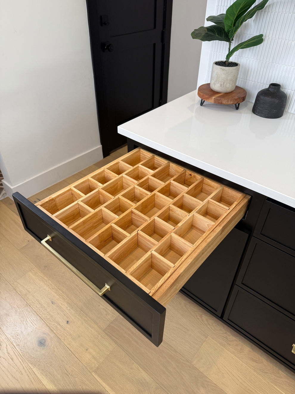 Cutlery Drawer Insert for 18” to 24” Wide Base Cabinets – Lanae